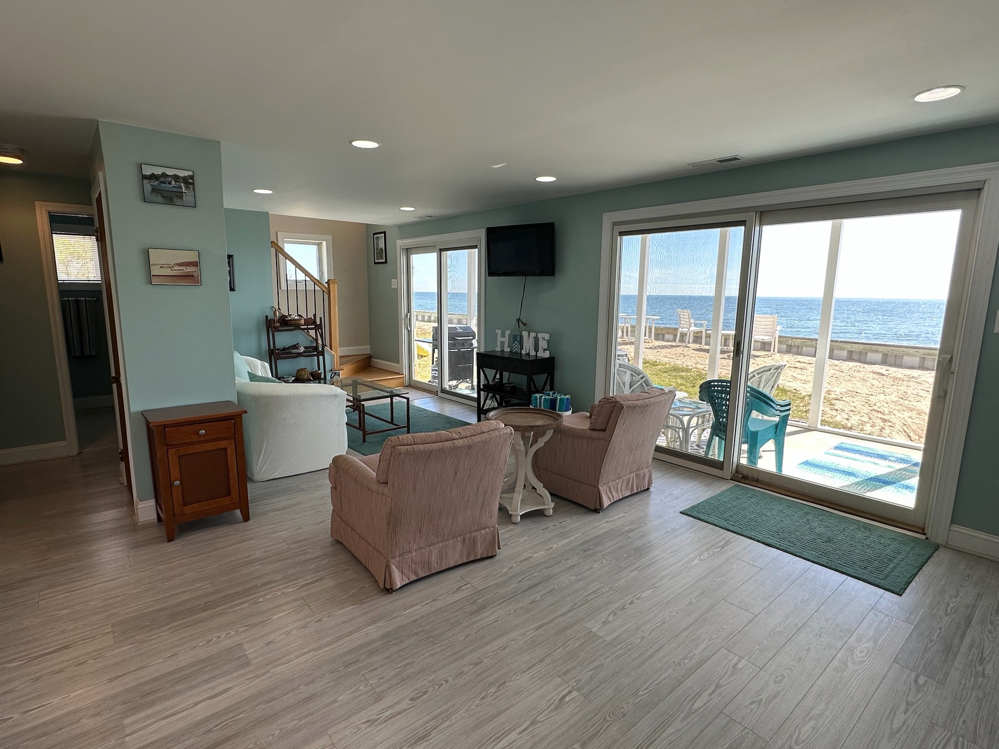 Hays Beach House – Disconnect to Reconnect